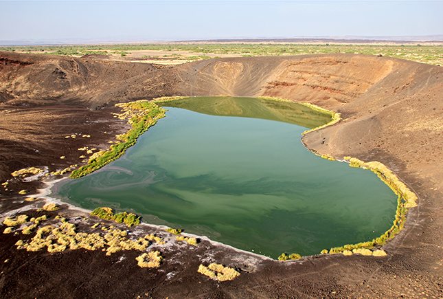 Beautiful lake in the Suguta valley - Tropicair
